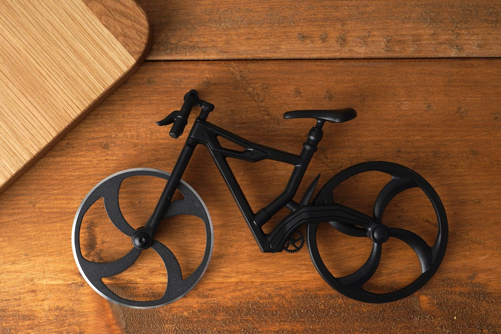 Dapper Chap 'King Of The Pizza' Bike Pizza Cutter – The CGB Gift Shop